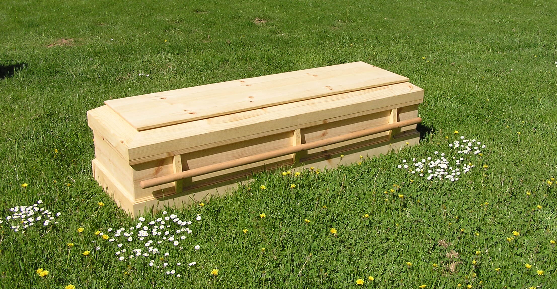 Pine Box Caskets - Complete Guide to Cost, Quality & Options